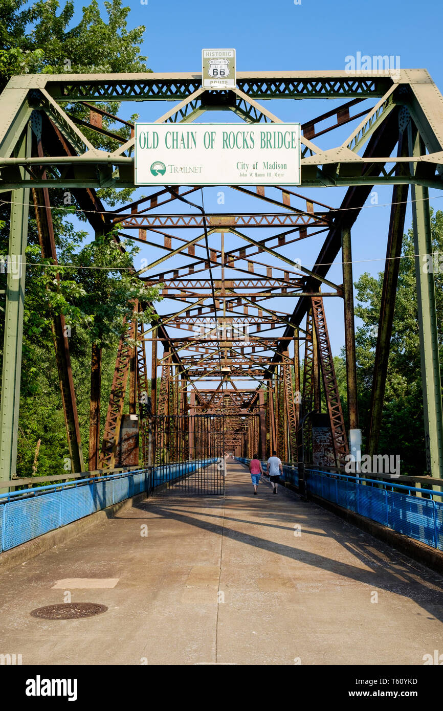 Old Chain of Rocks Bridge on U.S. Route 66 over Mississippi River ...