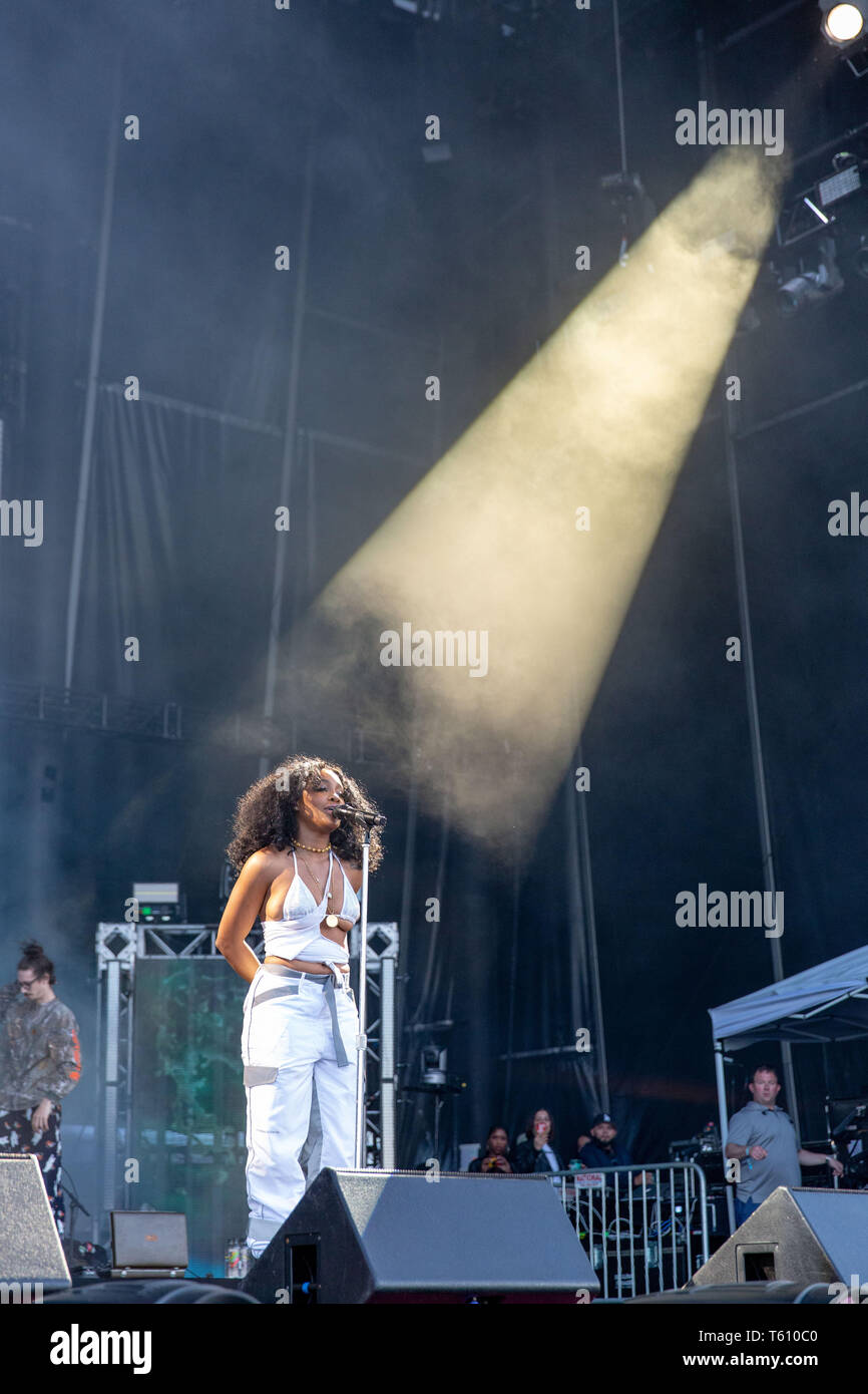 April 27, 2019 - Virginia Beach, Virginia, U.S - Singer SZA (SOLANA ...
