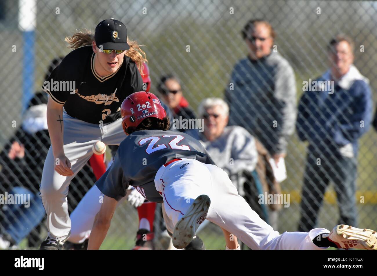 Baseball home plate slide hi-res stock photography and images - Alamy