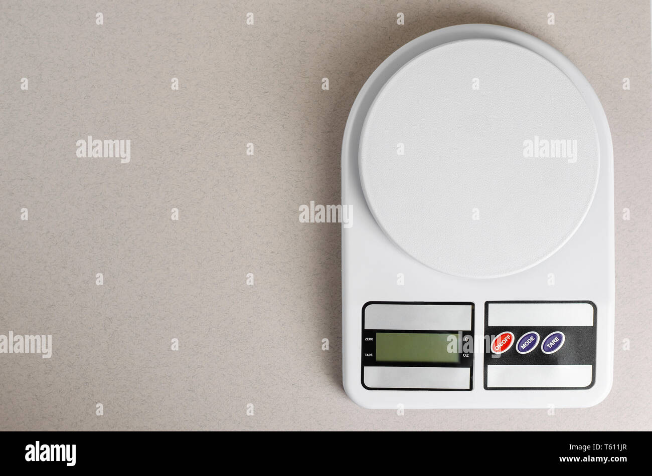 Digital kitchen scales hi-res stock photography and images - Alamy