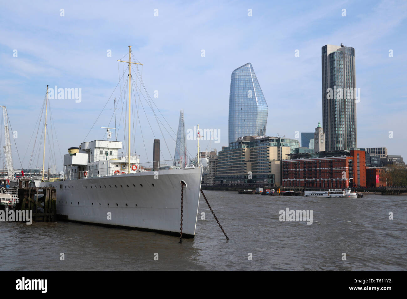 Hms wellington hi-res stock photography and images - Alamy