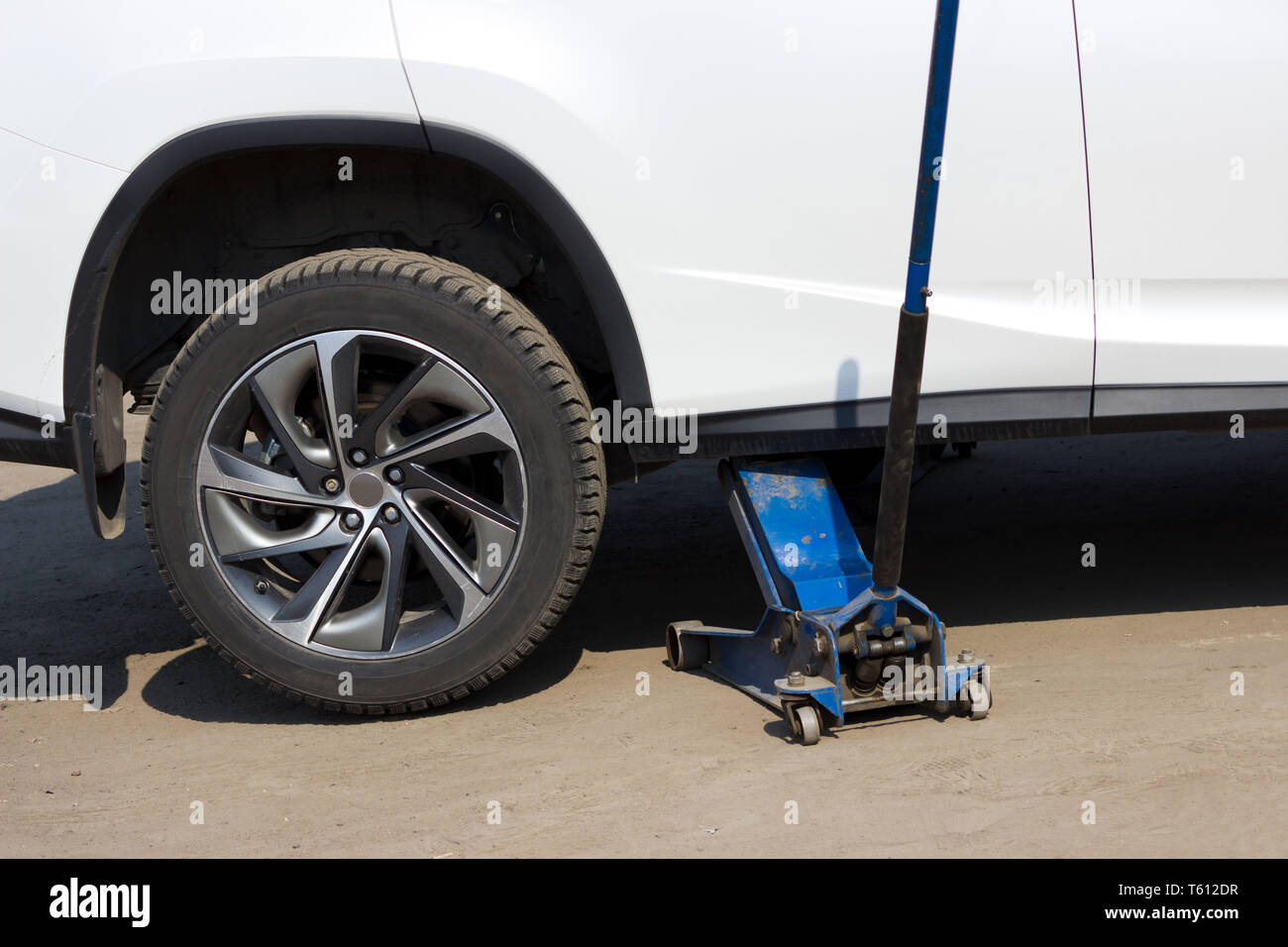 spring tire fitting. Replacing studded wheels with ordinary ones. The ...
