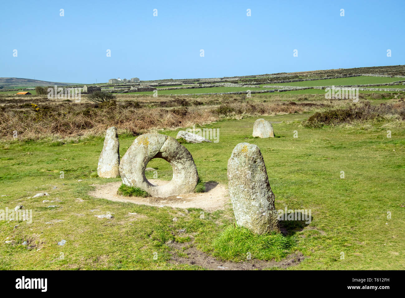 The Men an Tol, Holed Stone, Ancient Site, Cornwall UK Stock Photo - Alamy