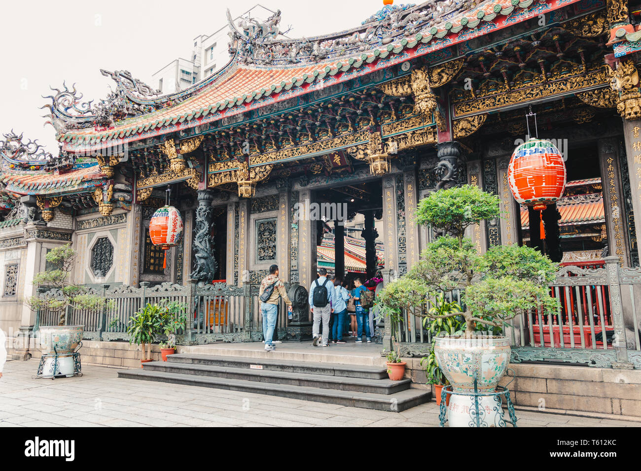 Main entrance gate at Longshan Temple in Wanhua District, Taiwan Stock ...