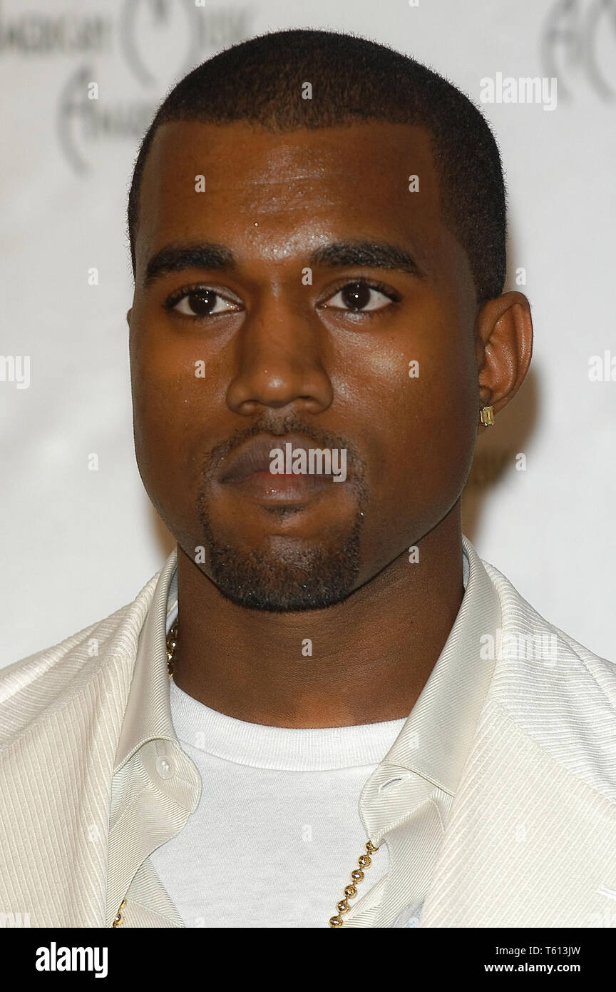 Kanye West at the 32nd Annual American Music Awards - Press Room held ...