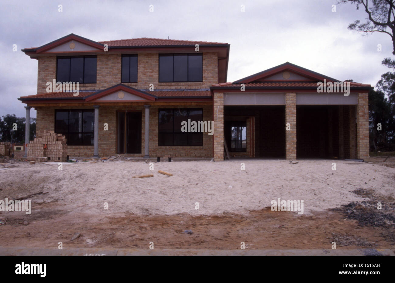 NEW HOME BEING BUILT, SUBURBAN SYDNEY, NEW SOUTH WALES, AUSTRALIA Stock ...