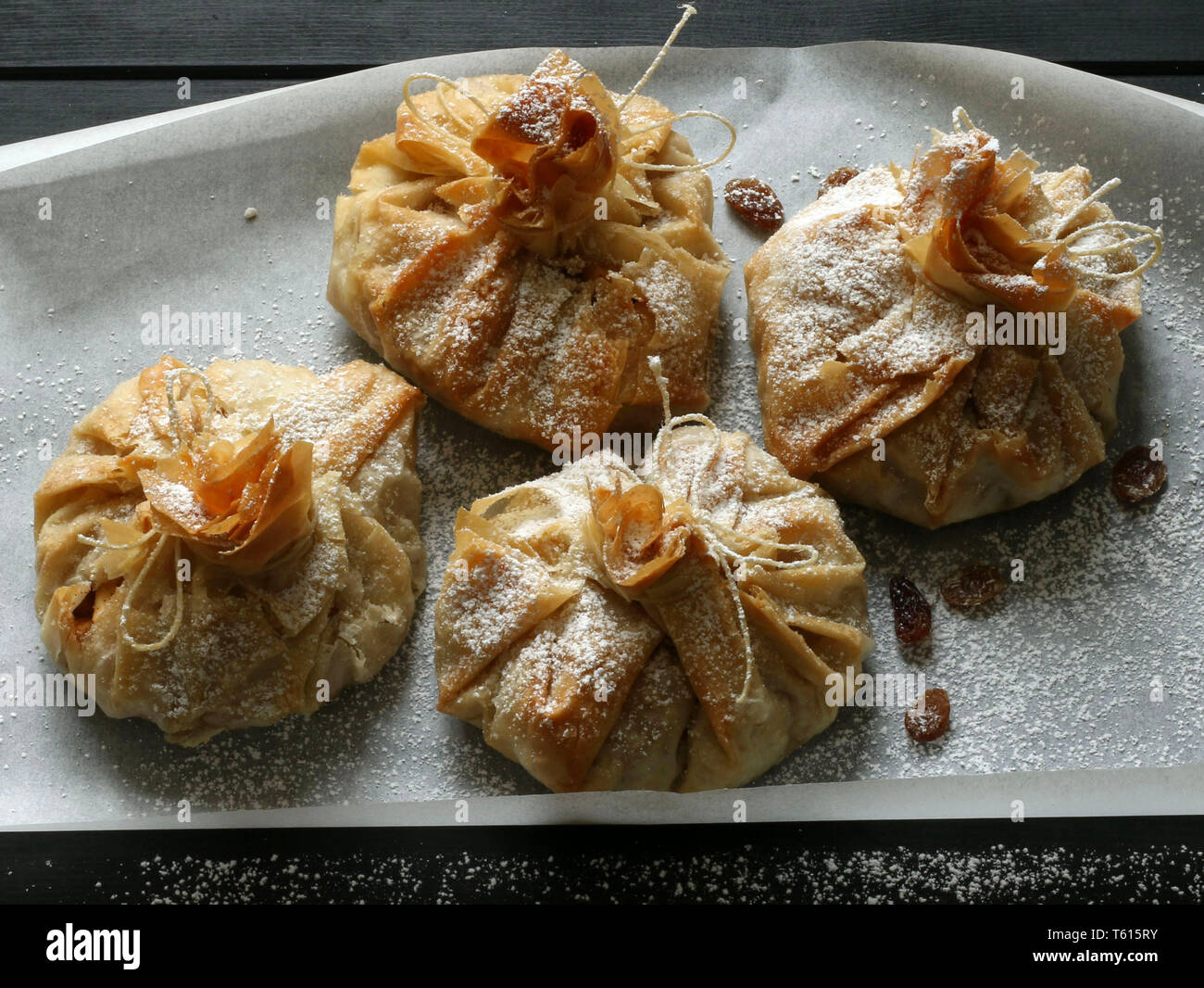 Sultanina grapes hi-res stock photography and images - Alamy