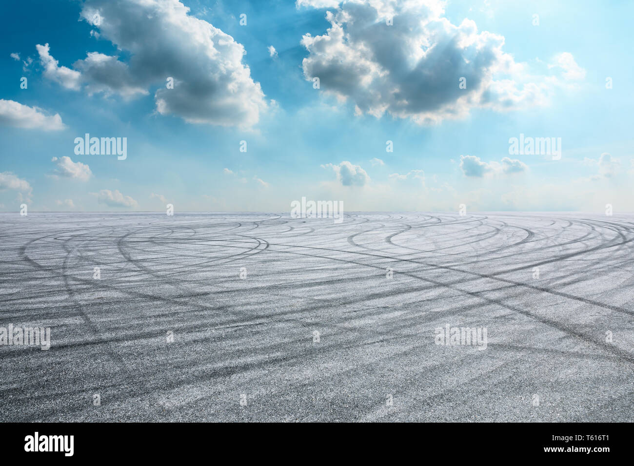 Bending trace hi-res stock photography and images - Alamy