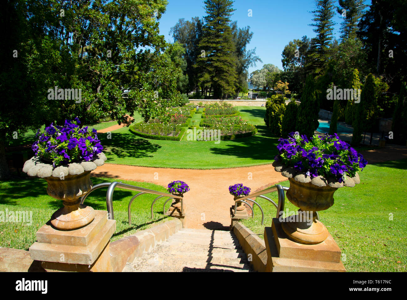 Garden government house hi-res stock photography and images - Alamy