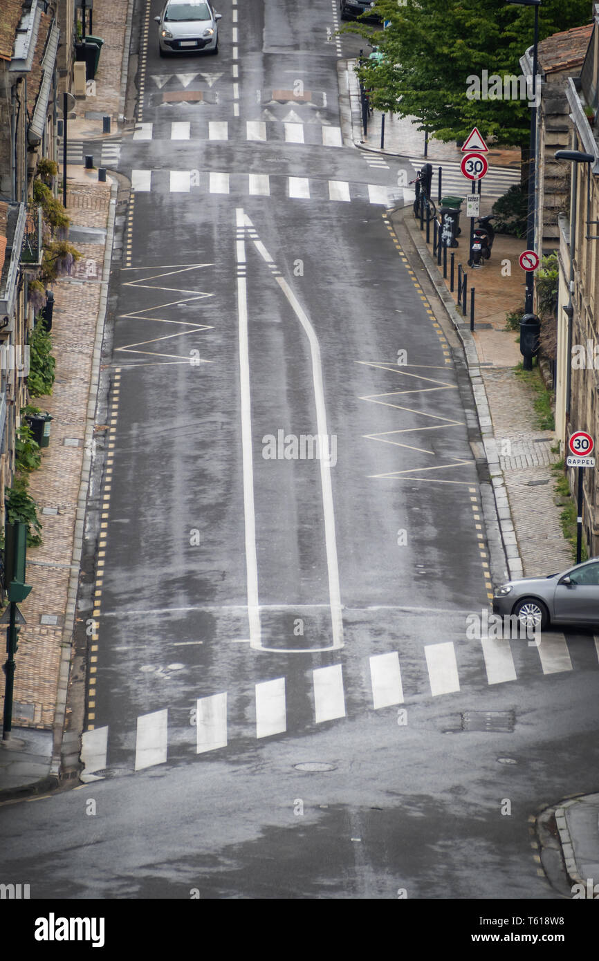 Aerial view street intersection new hi-res stock photography and images ...