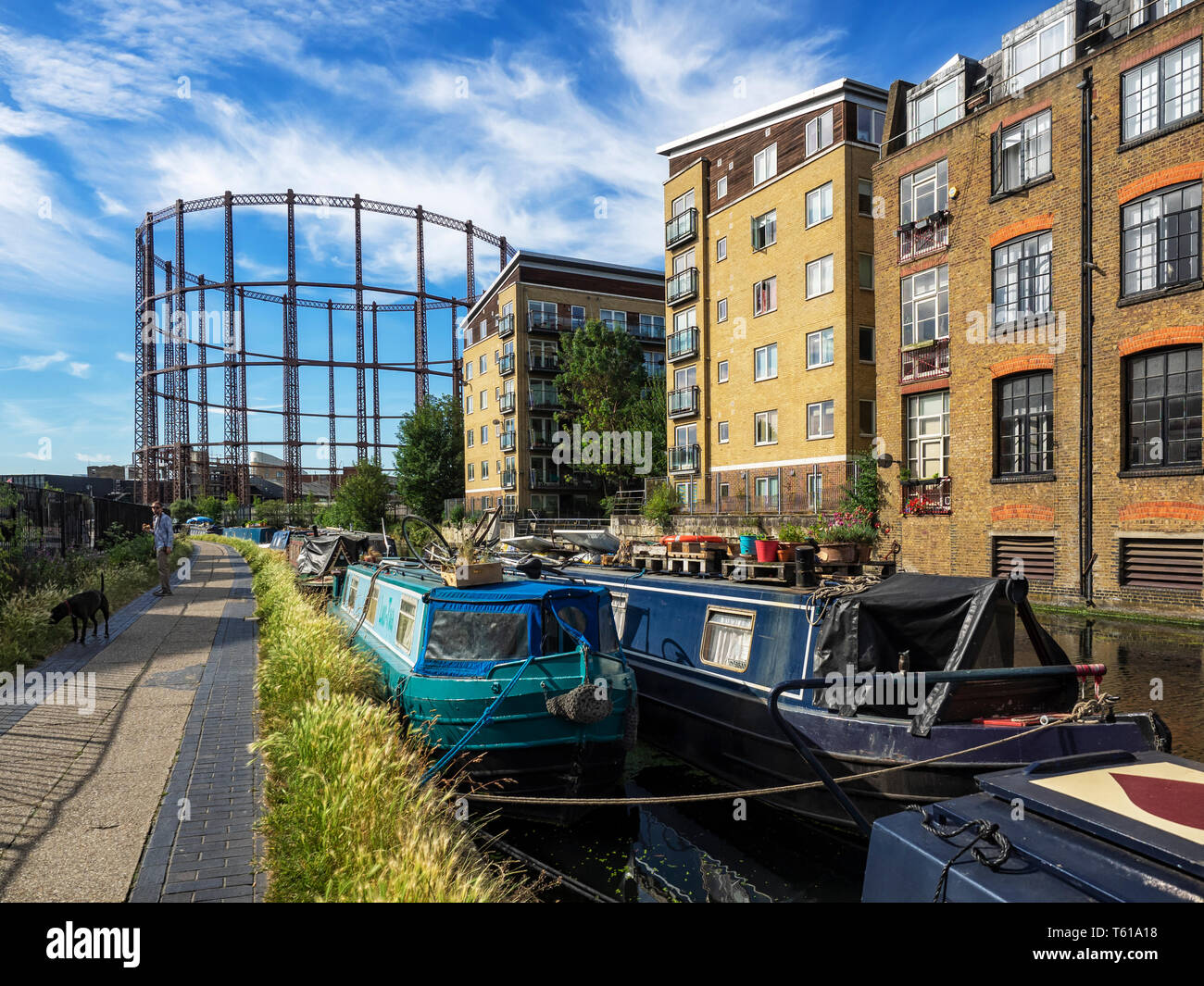 Green boats hi-res stock photography and images - Alamy