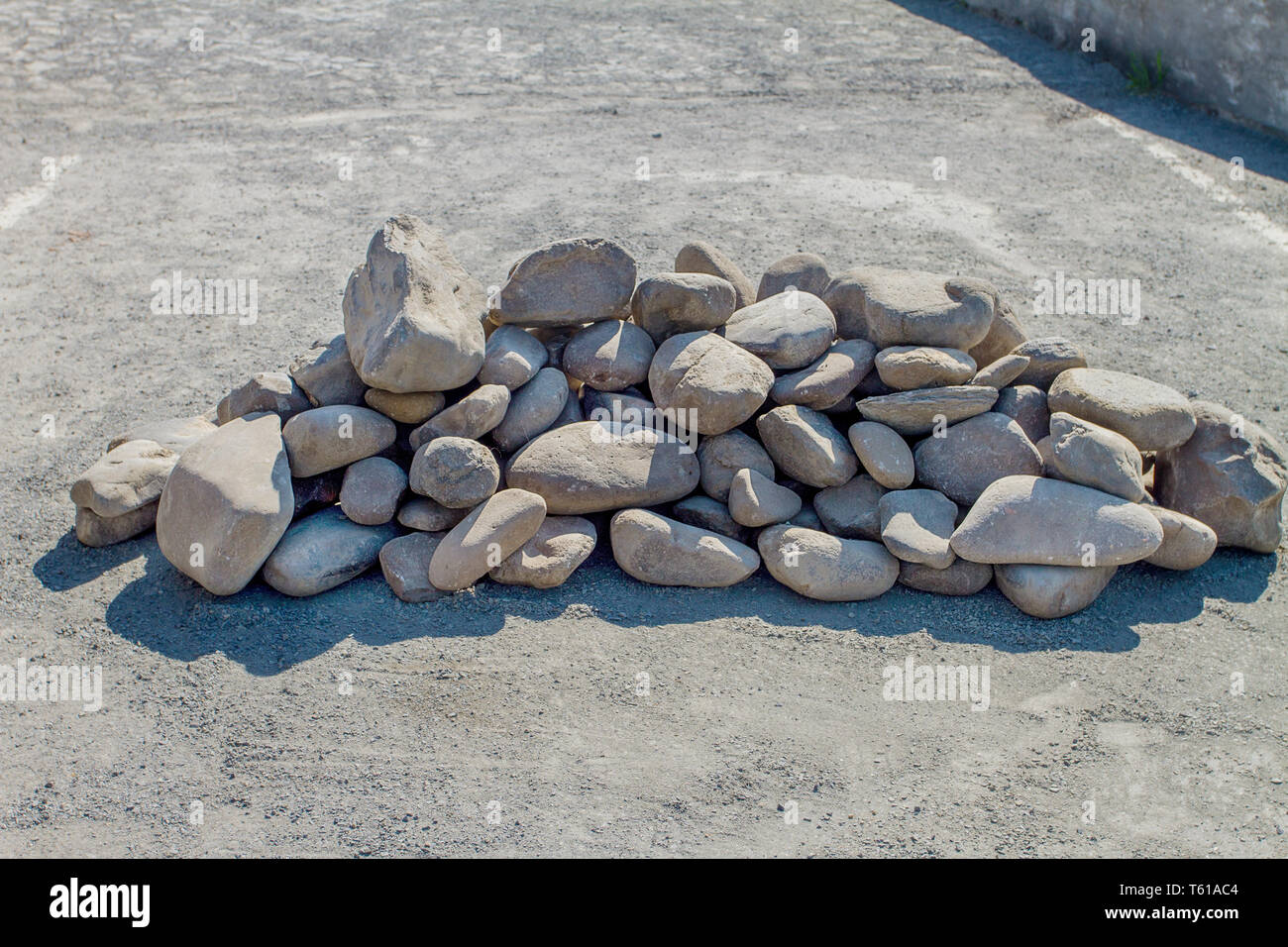 Piled pebbles hi-res stock photography and images - Alamy