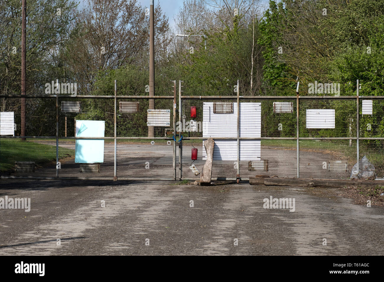 Crash gates hi-res stock photography and images - Alamy