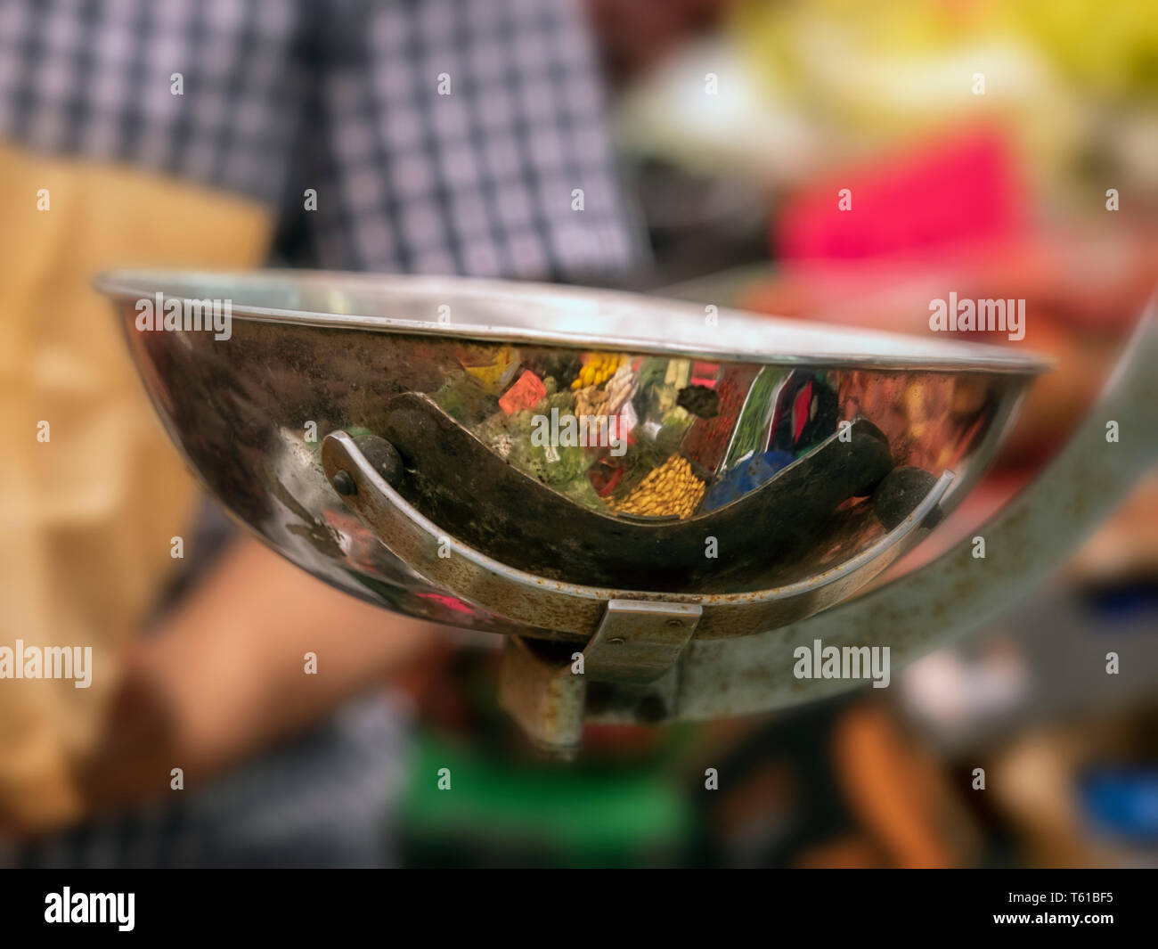 Green grocer scales hi-res stock photography and images - Alamy