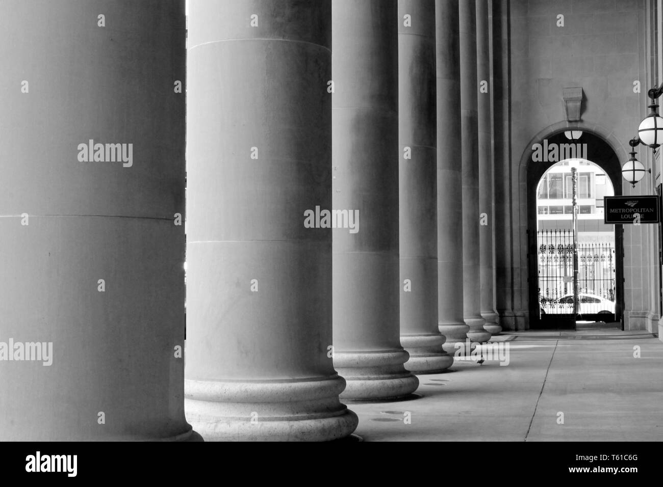 Amtrak chicago union station hi-res stock photography and images - Alamy