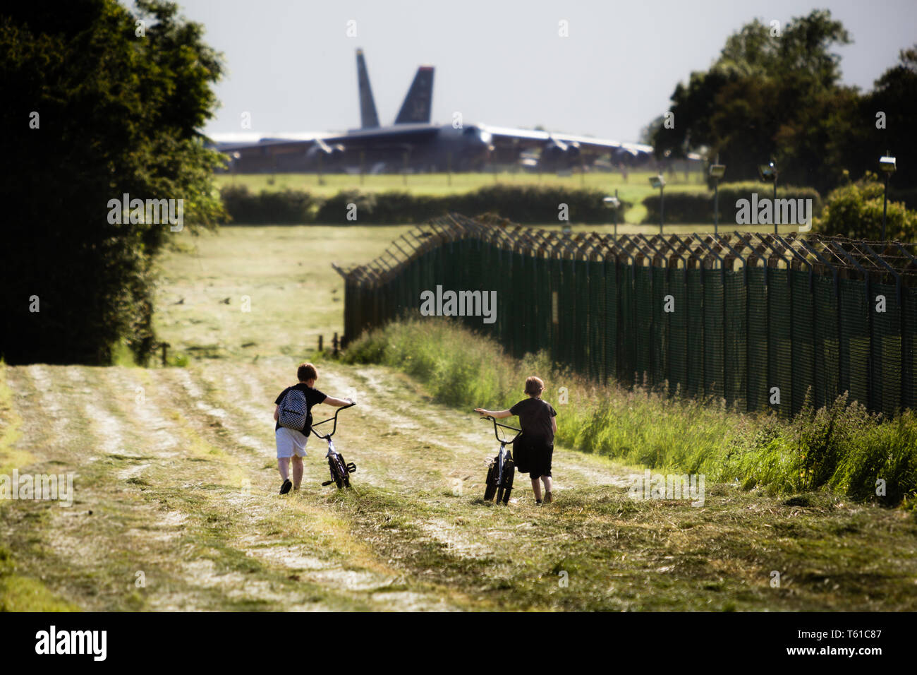 Raf fairford in gloucestershire hi-res stock photography and images - Alamy