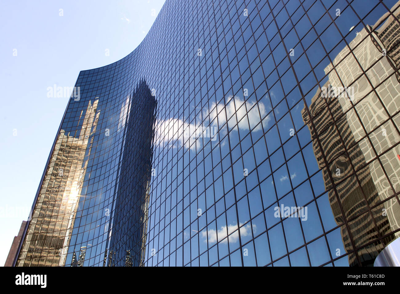 300 S. Riverside Plaza office tower in the Loop (downtown), Chicago ...