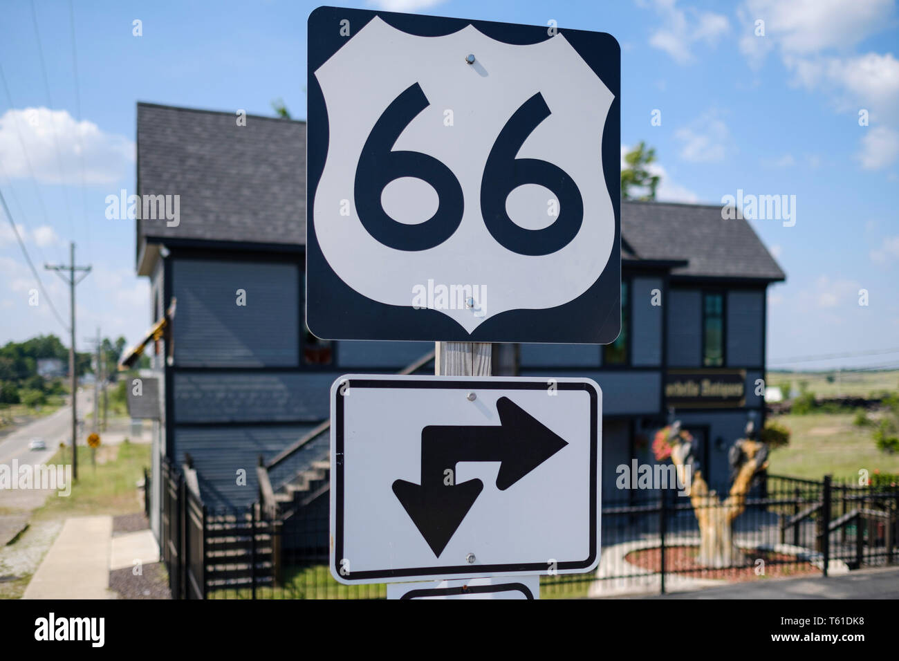 Historic U.S. Route 66 traffic sign in Missouri, USA Stock Photo - Alamy