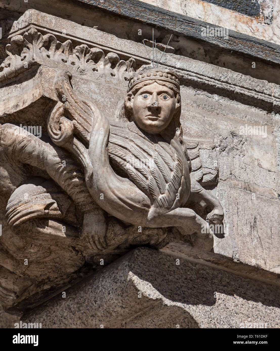 Fregio architettonico hi-res stock photography and images - Alamy