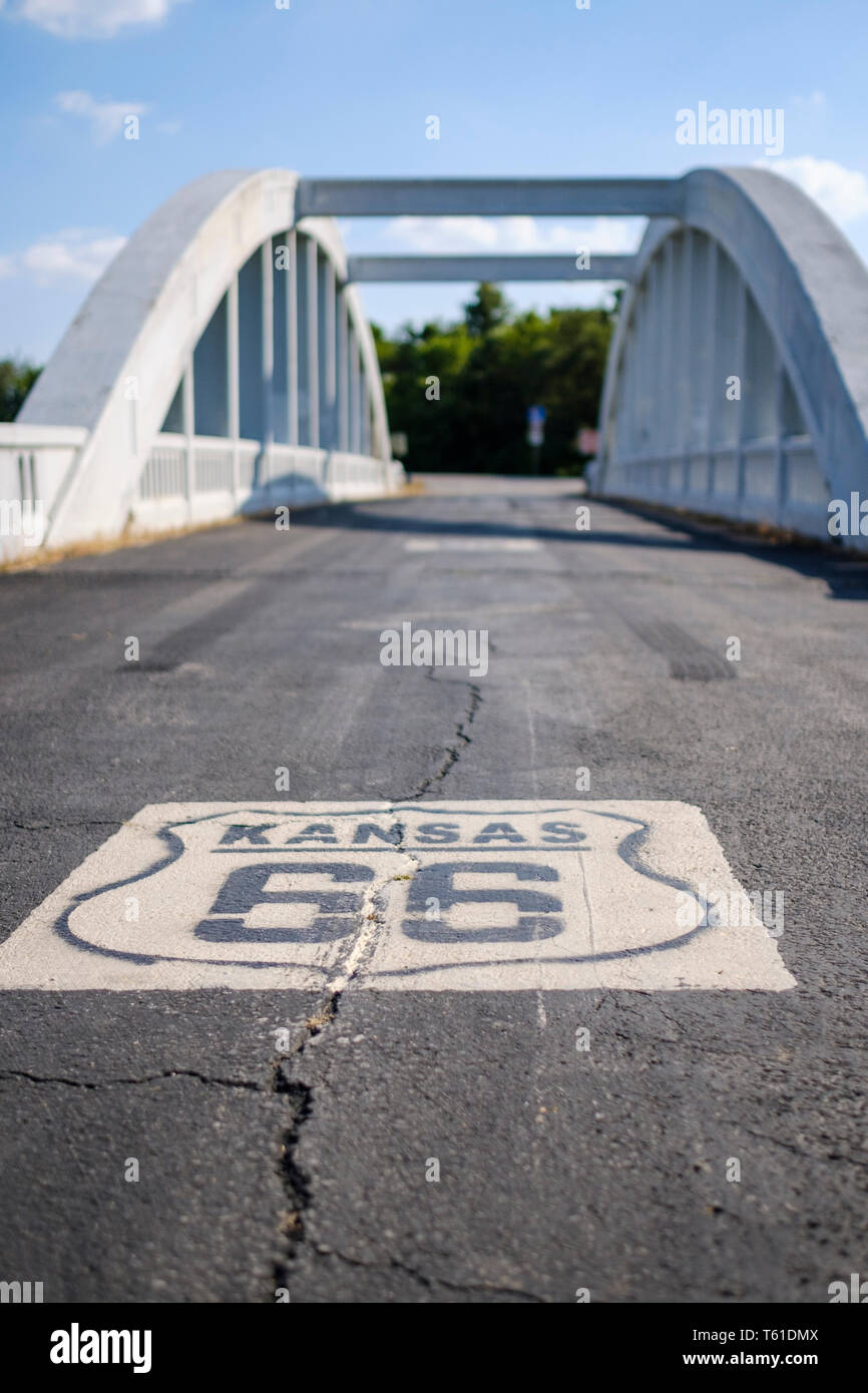 Rainbow curve bridge route 66 hi-res stock photography and images - Alamy