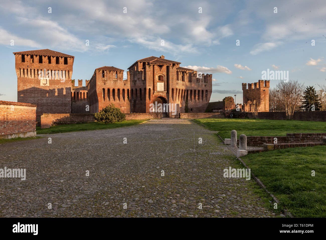 Soncino (Cremona): La Rocca (XV secolo). [ENG] Soncino (Cremona): The ...