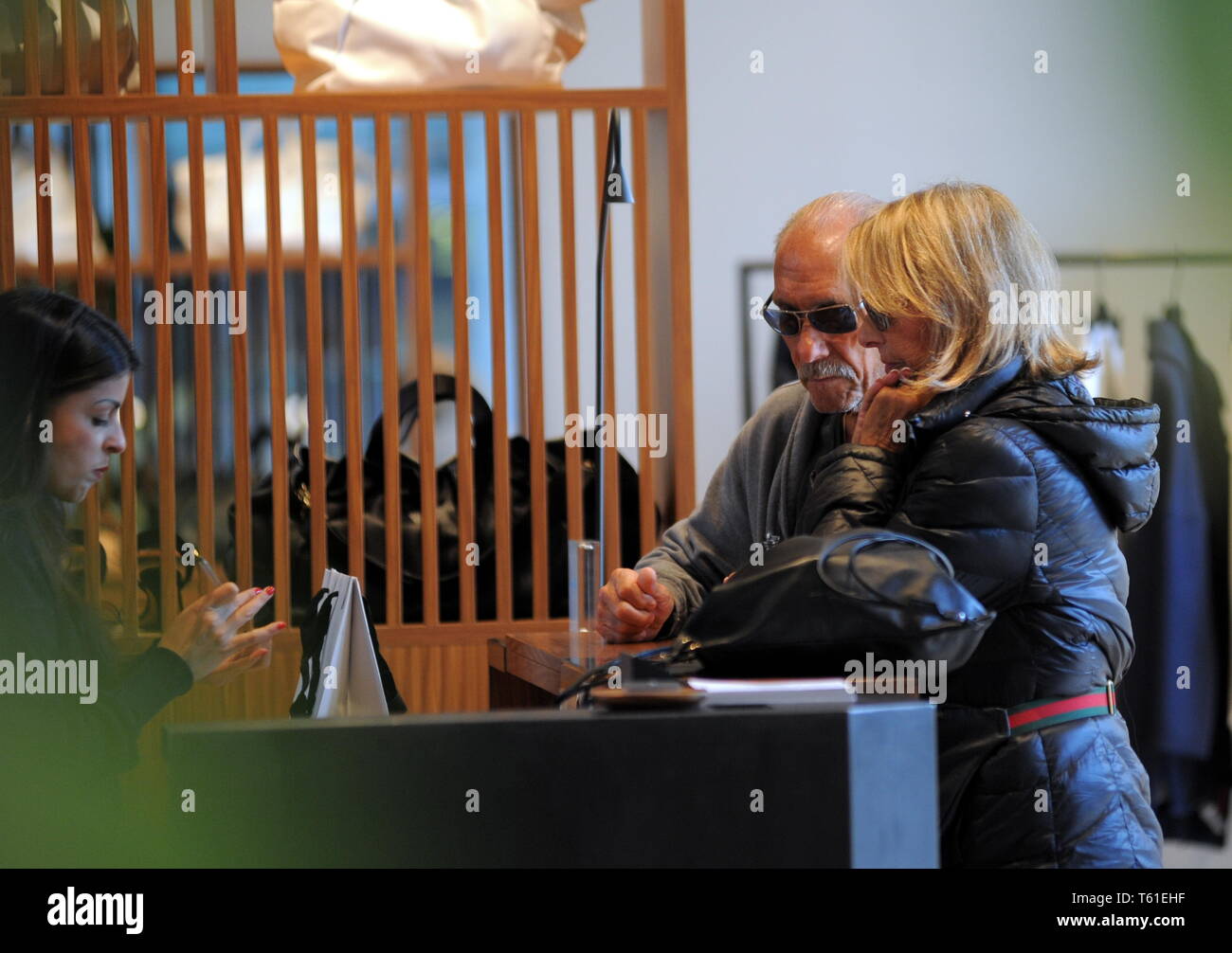 Entrepreneur and TV personality Leslie Gold goes shopping with his wife ...