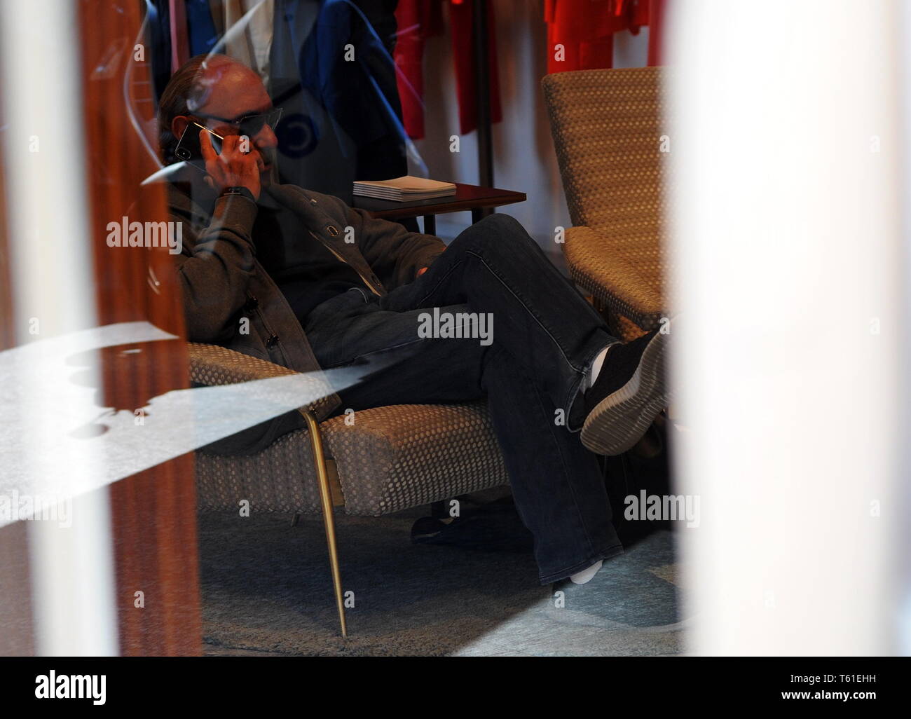 Entrepreneur and TV personality Leslie Gold goes shopping with his wife ...