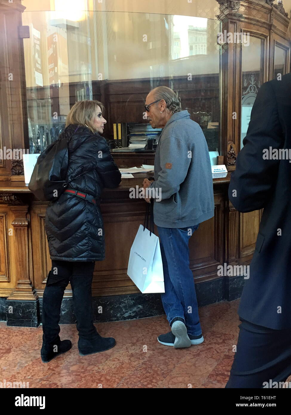 Entrepreneur and TV personality Leslie Gold goes shopping with his wife ...