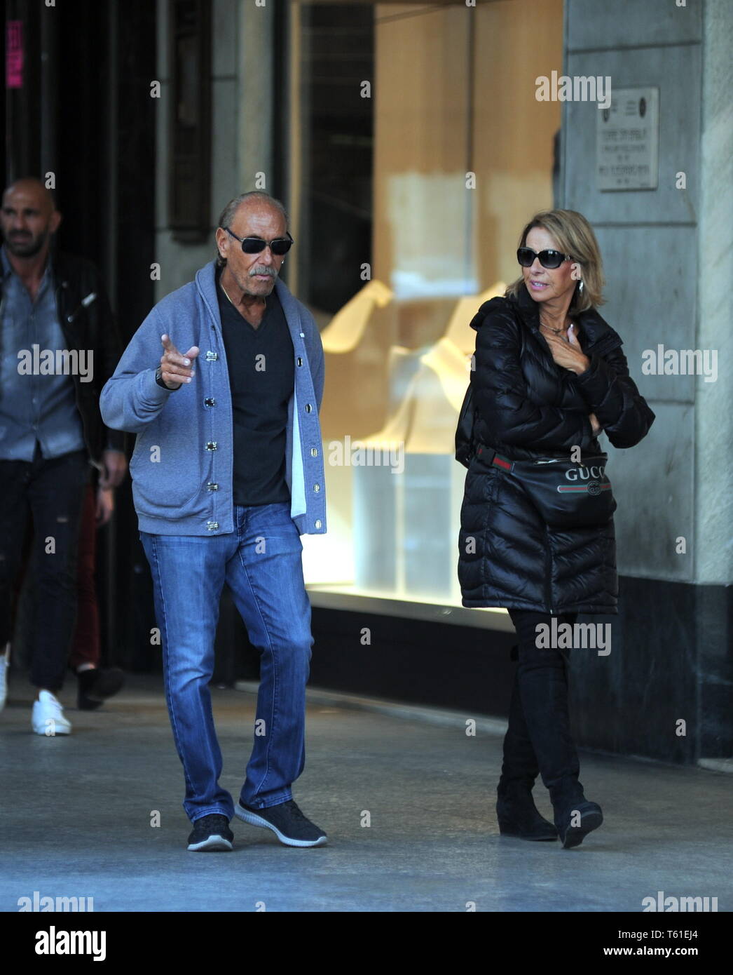 Entrepreneur and TV personality Leslie Gold goes shopping with his wife ...