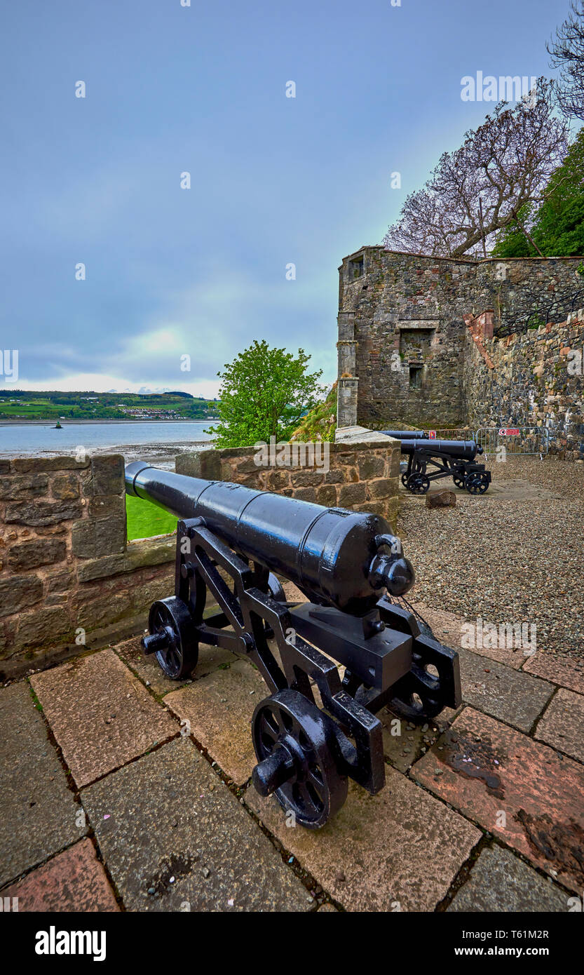 Dumbarton castle on volcanic hi-res stock photography and images - Alamy