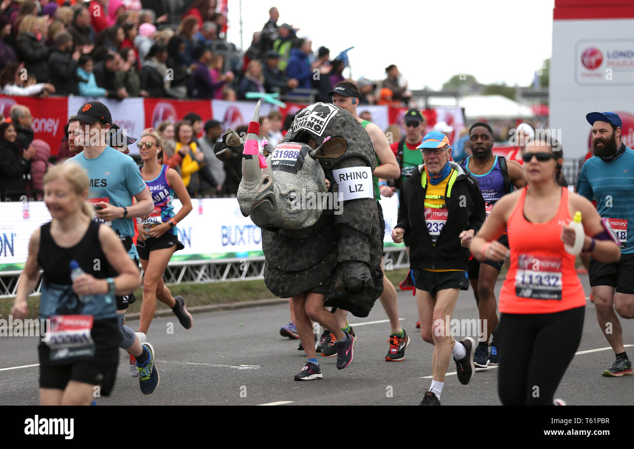 London marathon fancy dress hi-res stock photography and images - Alamy