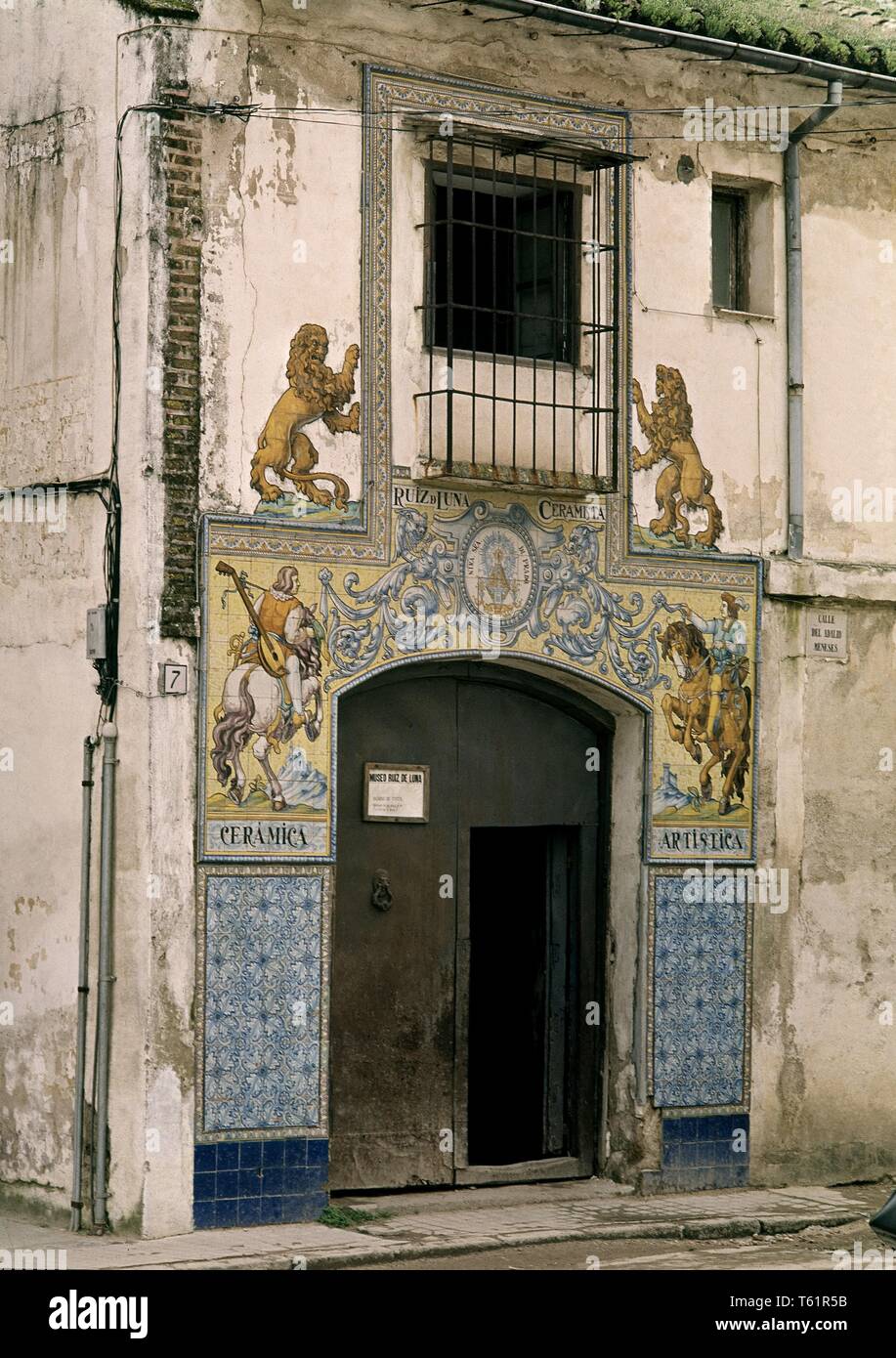 Azulejos de talavera hi-res stock photography and images - Alamy