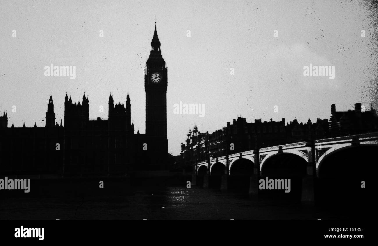 1950s london bridge hi-res stock photography and images - Alamy