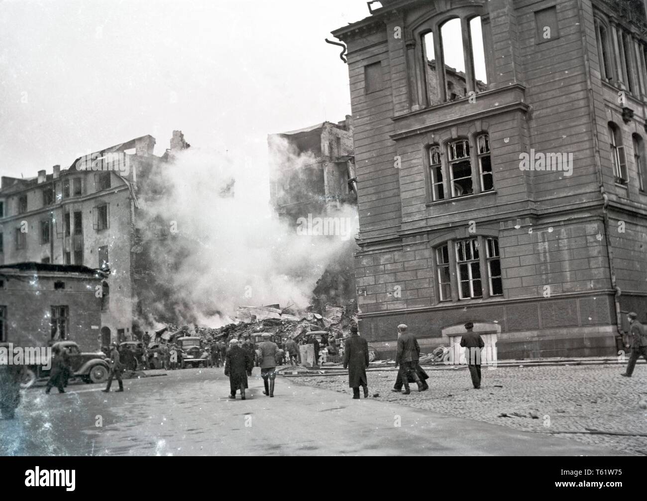 Second world war bombs hi-res stock photography and images - Alamy