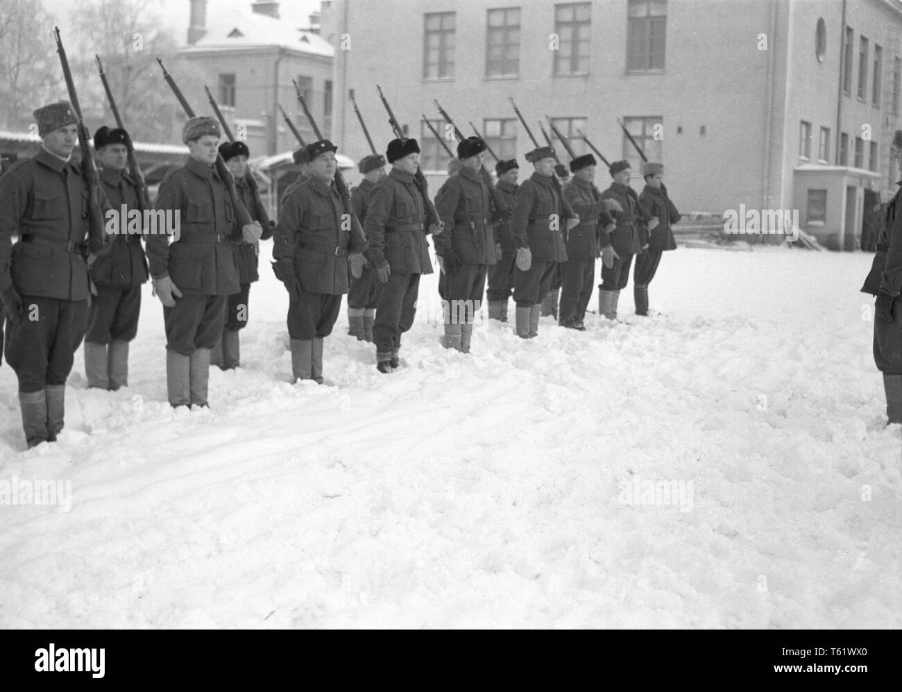 Canadian soldiers ww2 hi-res stock photography and images - Alamy