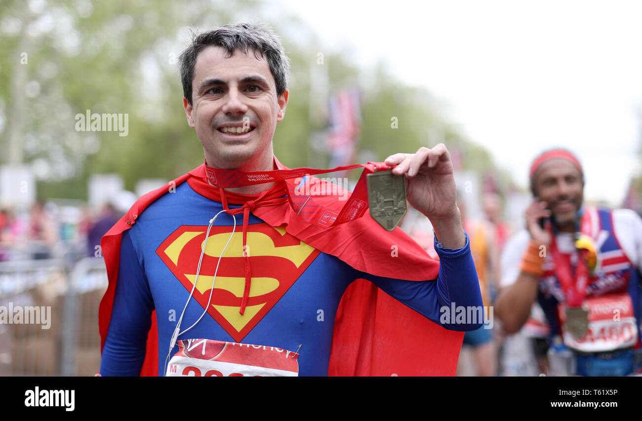 Fancy dress runner london marathon hi-res stock photography and images ...