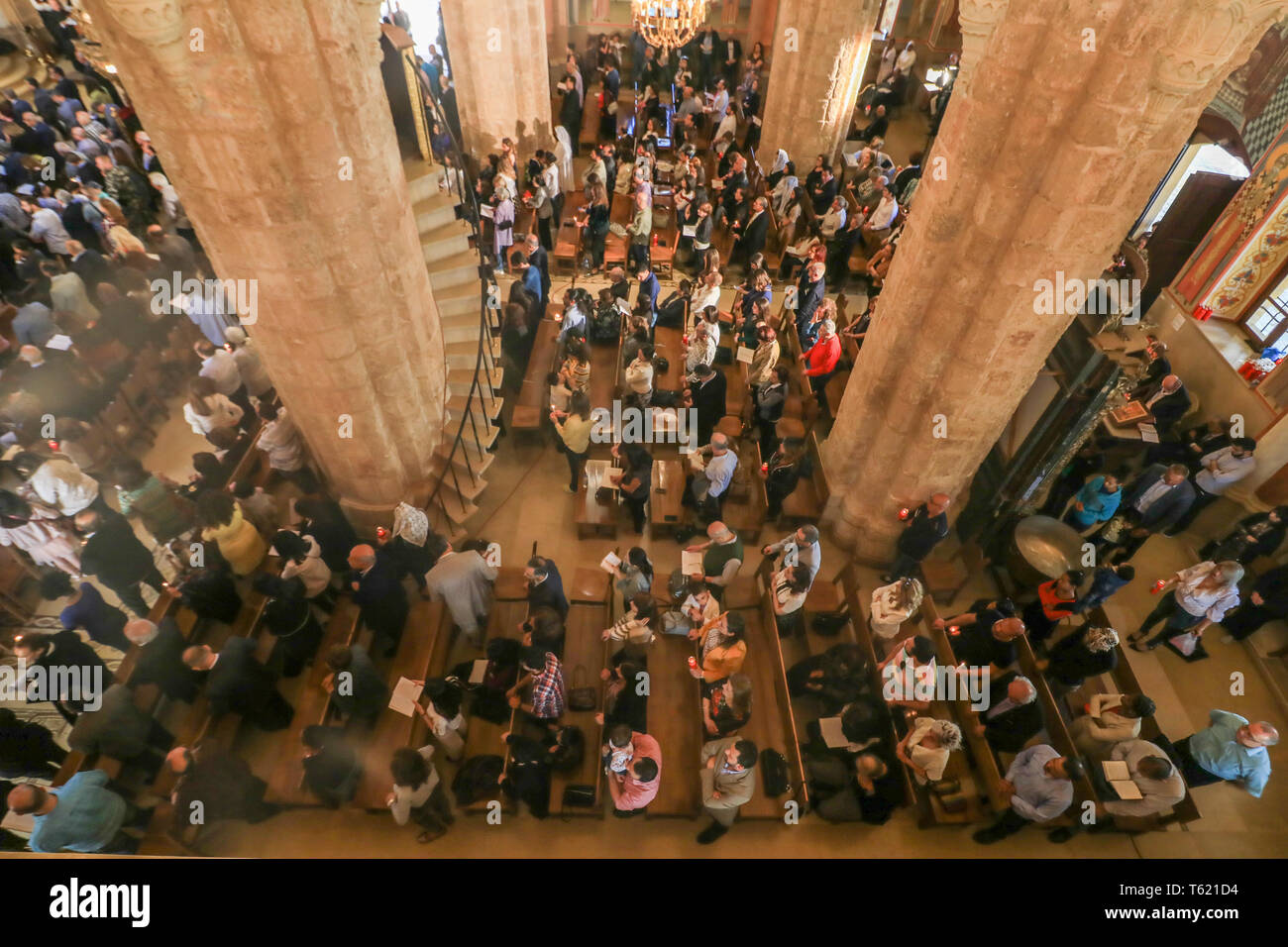 Beirut, Lebanon. 28th Apr, 2019. Worshippers pack Saint George Orthodox ...