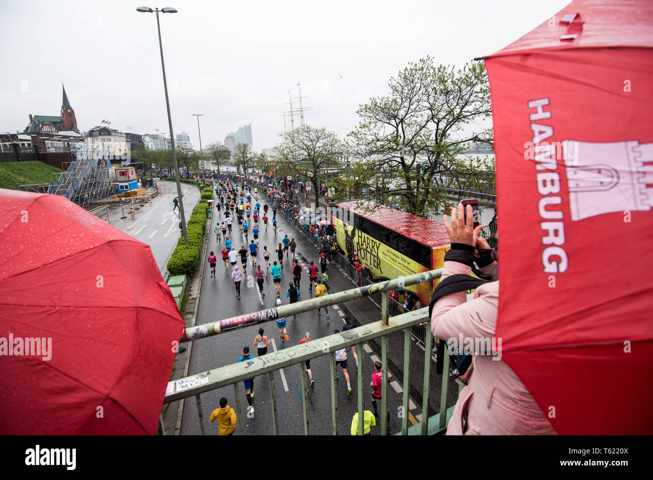 Hamburg, Germany. 28th Apr, 2019. Athletics: Marathon: Participants of ...