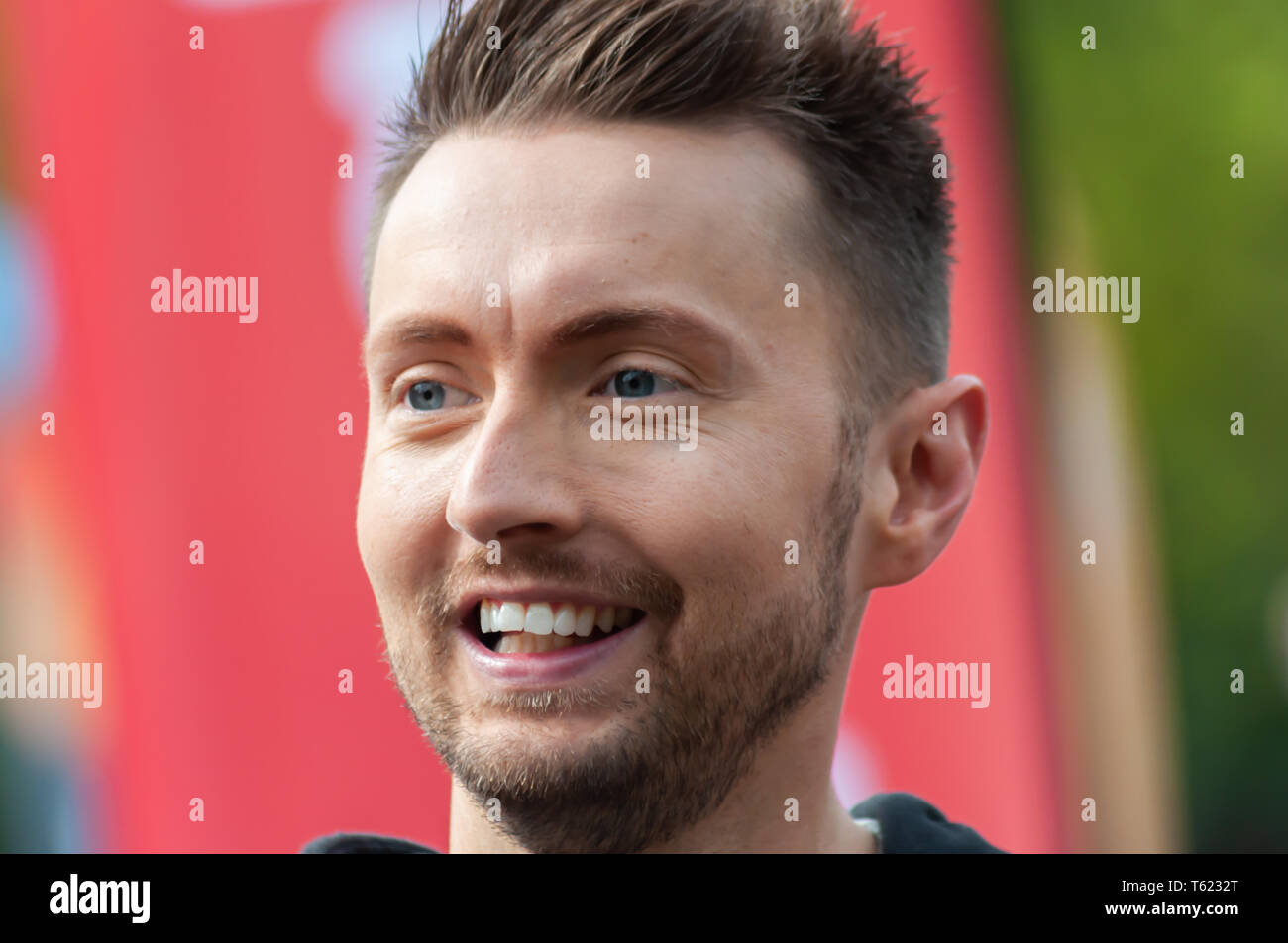 Glasgow, Scotland, UK. 28th April, 2019. The STV weatherman Sean Batty ...