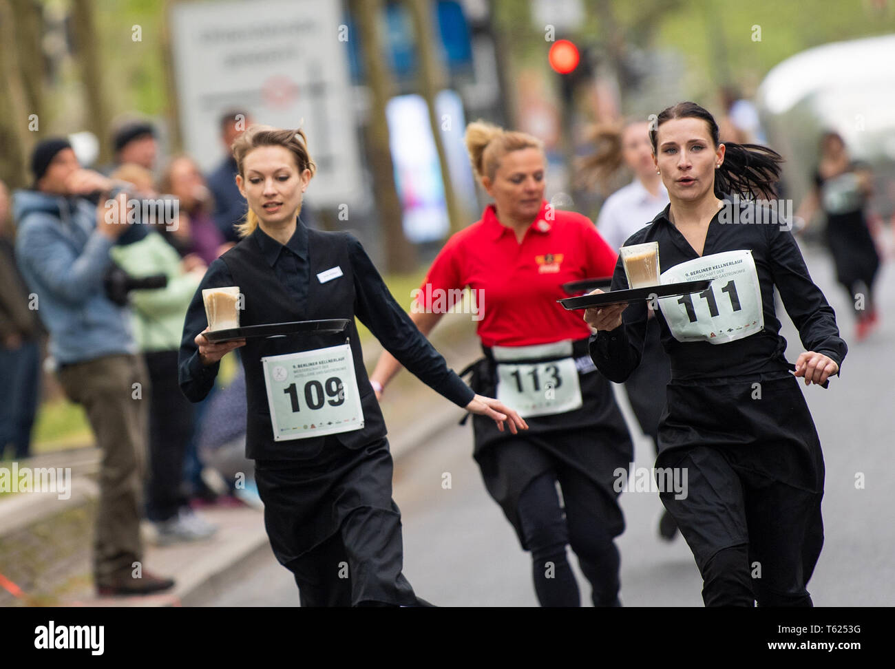 Waiter running hi-res stock photography and images - Alamy