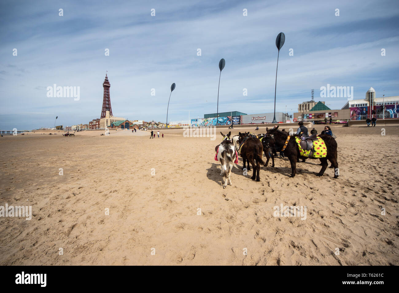 Sunny blackpool 2019 tower hi-res stock photography and images - Alamy