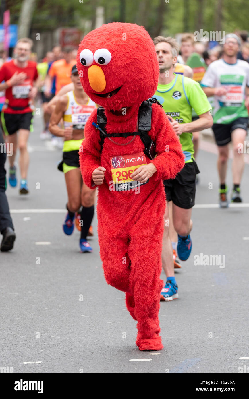 Runner in costume at London Marathon 2019 Stock Photo - Alamy