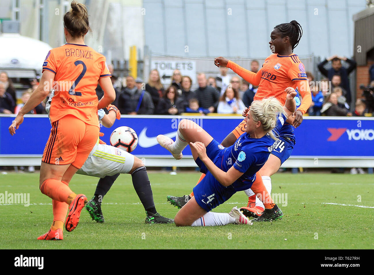 Chelsea ladies goalkeeper hi-res stock photography and images - Alamy