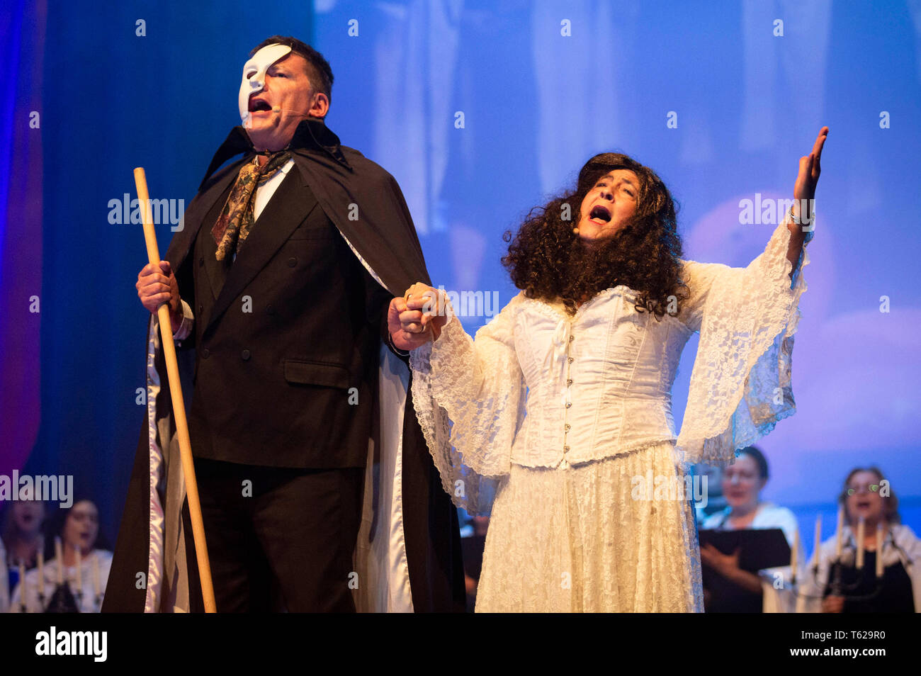 Mrs bracegirdle in the lord of the rings 1 hi-res stock photography and ...