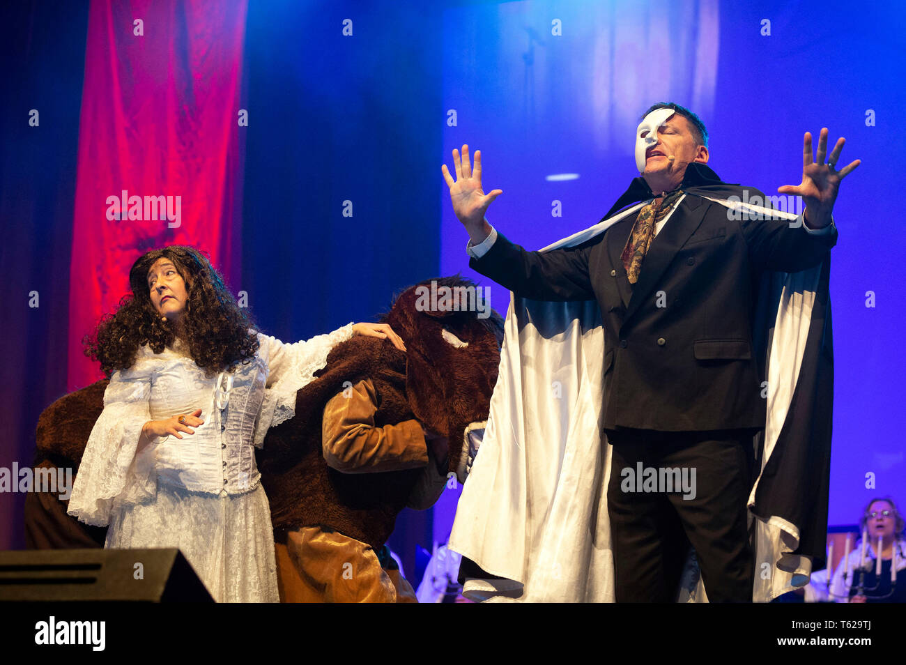 Lori Dungey and Mark Ferguson at the MagicCon 3 at the Maritim Hotel ...