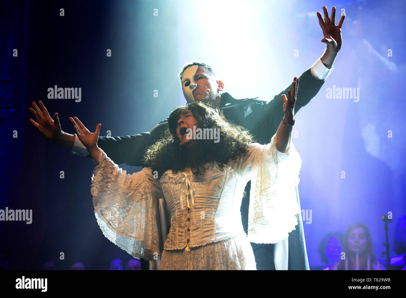 Lori Dungey and Mark Ferguson at the MagicCon 3 at the Maritim Hotel ...