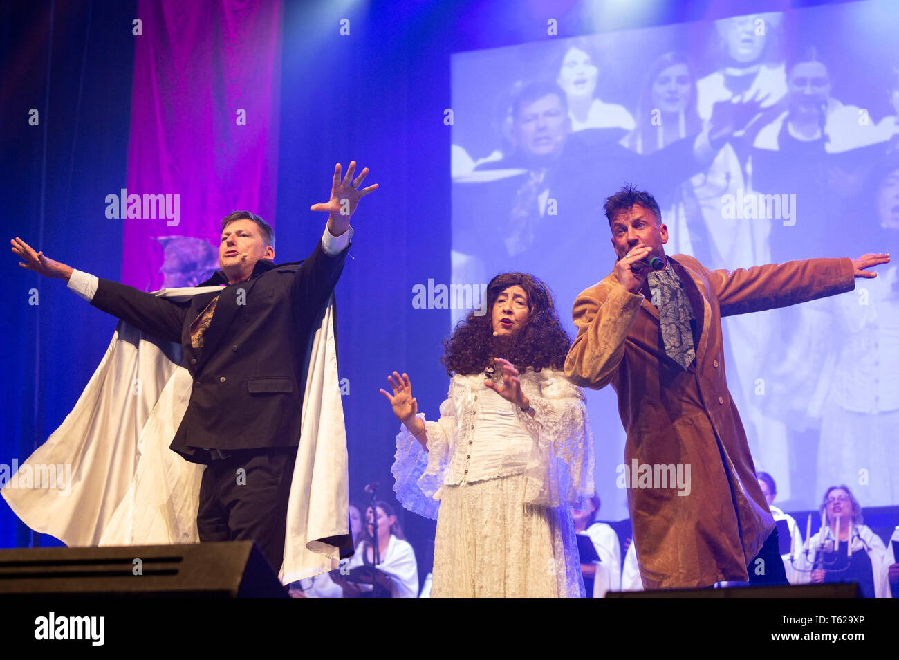Lori Dungey, Mark Ferguson and Craig Parker at the MagicCon 3 at the ...