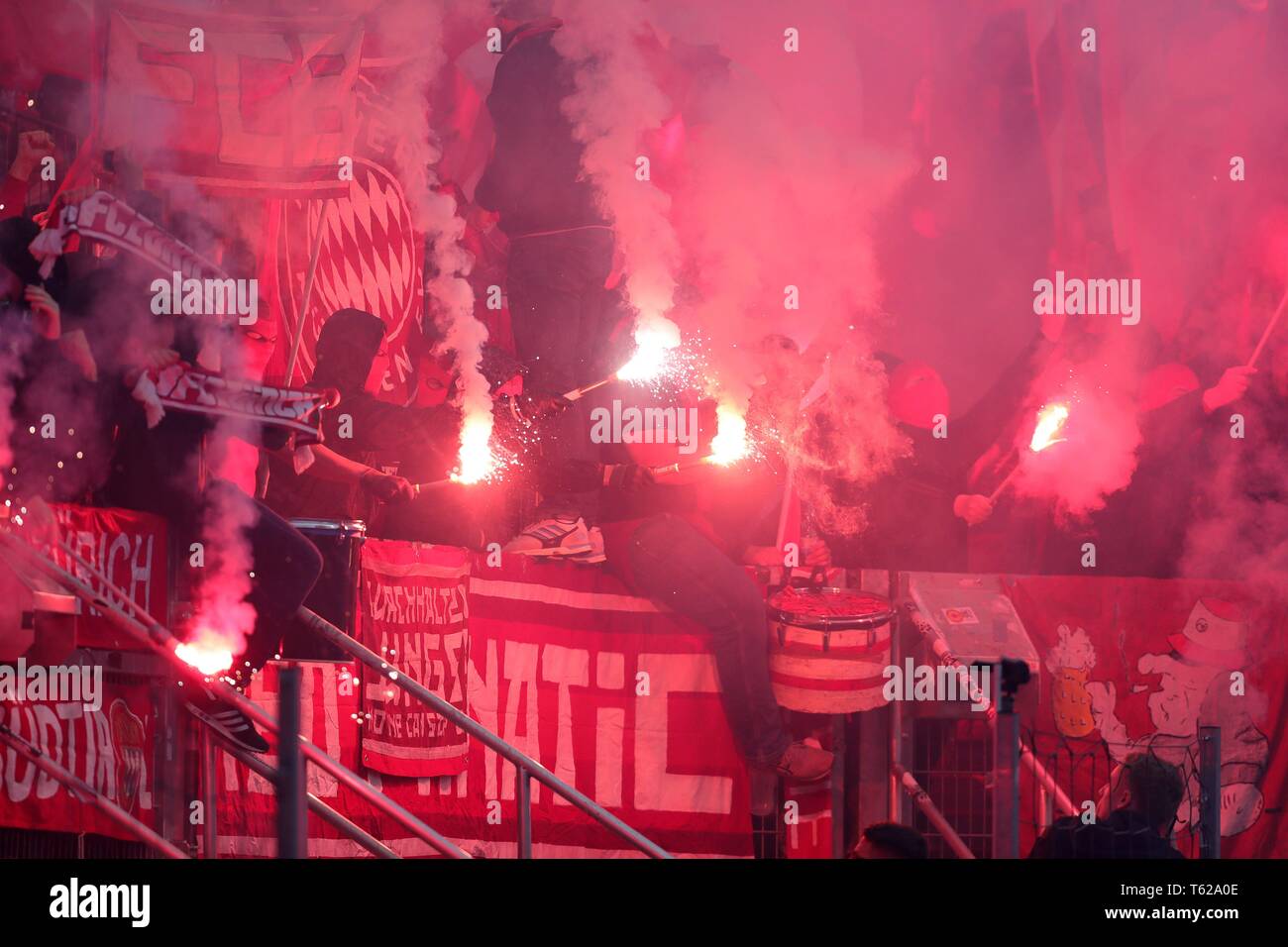 firo: 28.04.2019, Fuvuball, 1.Bundesliga, season 2018/2019, 1.FC ...