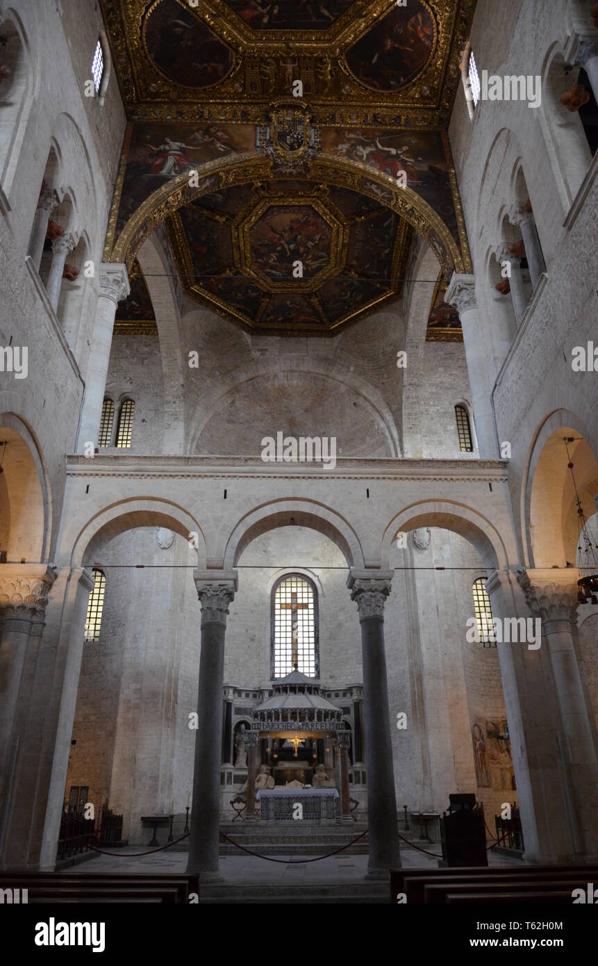Inside of famous basilica san nicola in bari hi-res stock photography ...