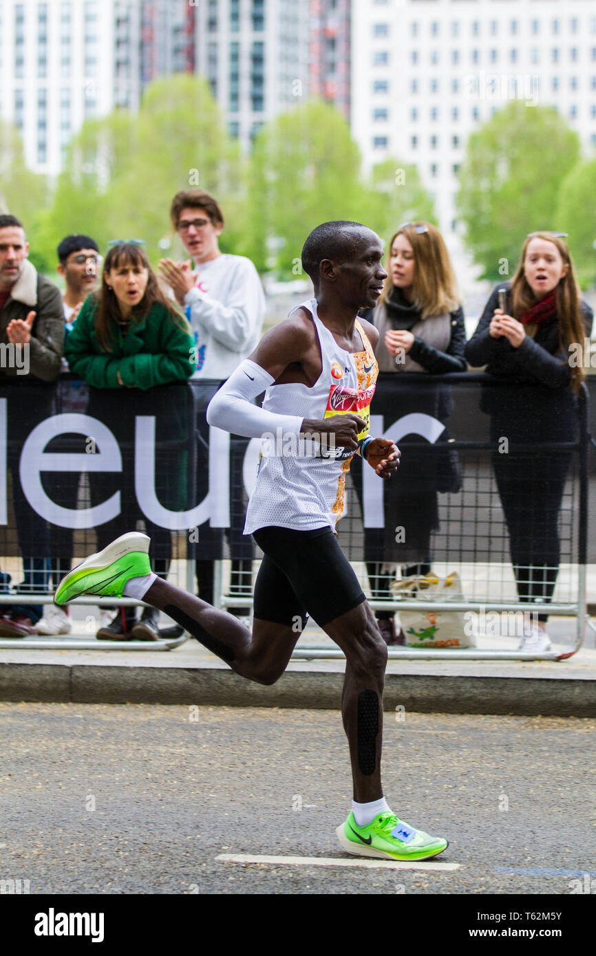 Victoria embarkment london hi-res stock photography and images - Alamy